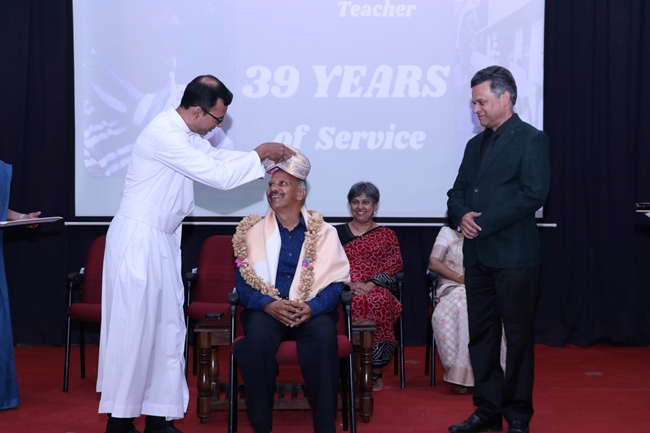 Felicitation of the retiring staff members
